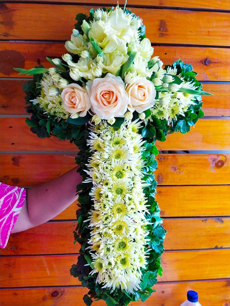 Pesan Bunga Salib Duka Cita di Medan Cantik dan Cepat