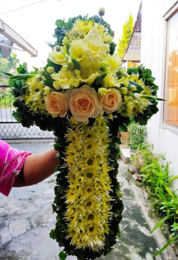 Pesan Bunga Salib Duka Cita di Medan Cantik dan Cepat