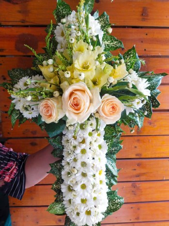 Pesan Bunga Salib Duka Cita di Medan Cantik dan Cepat